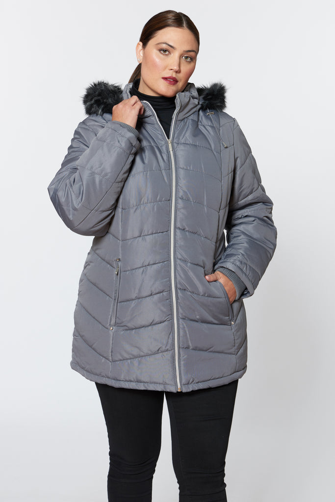 Ezra Puffer- PLUS – detailsinternational